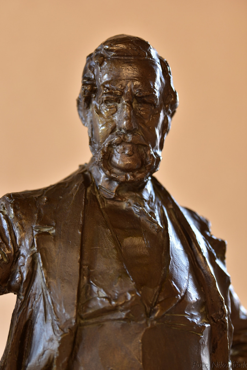 Troju dobili Hrdinové, géniové, symboly a múzy aneb známé i neznámé ...